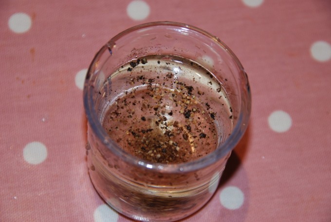 Pepper in water - Science Sparks