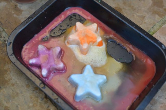 Fizzy baking soda stars