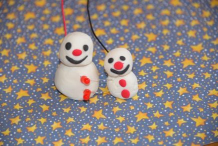 Electricity for kids - Light Up Snowman - Play Dough Circuit