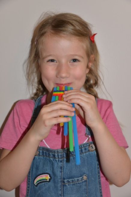 How to make a straw flute