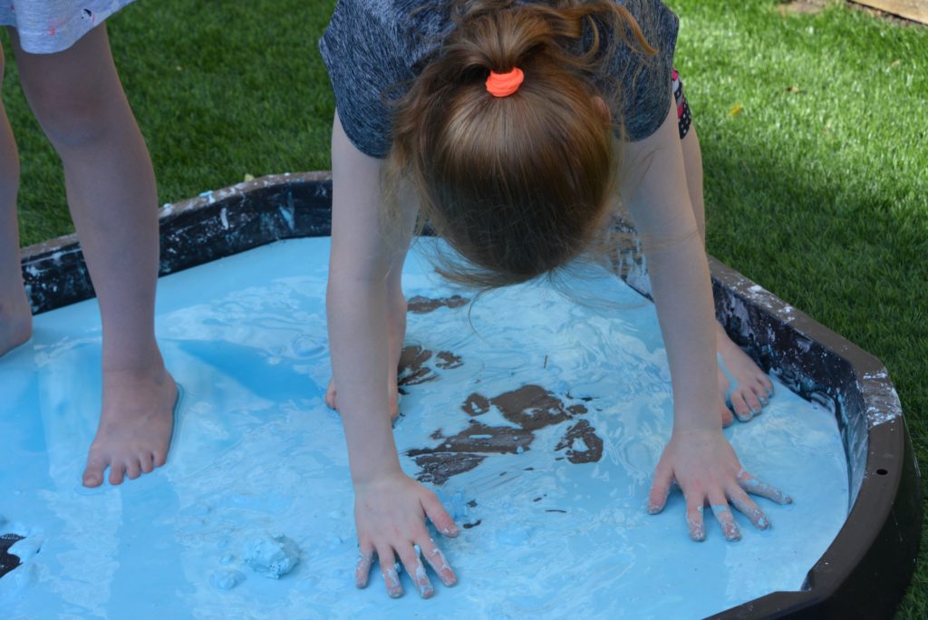 Walking on oobleck - Science Sparks