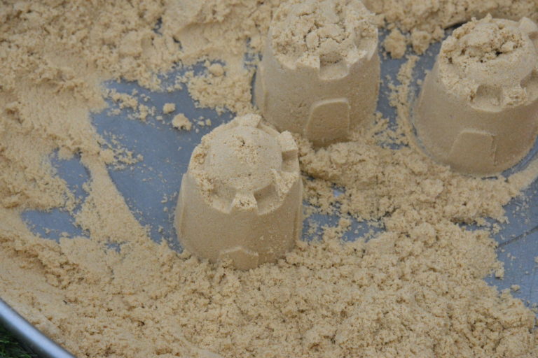How to make a perfect sandcastle - summer science for kids