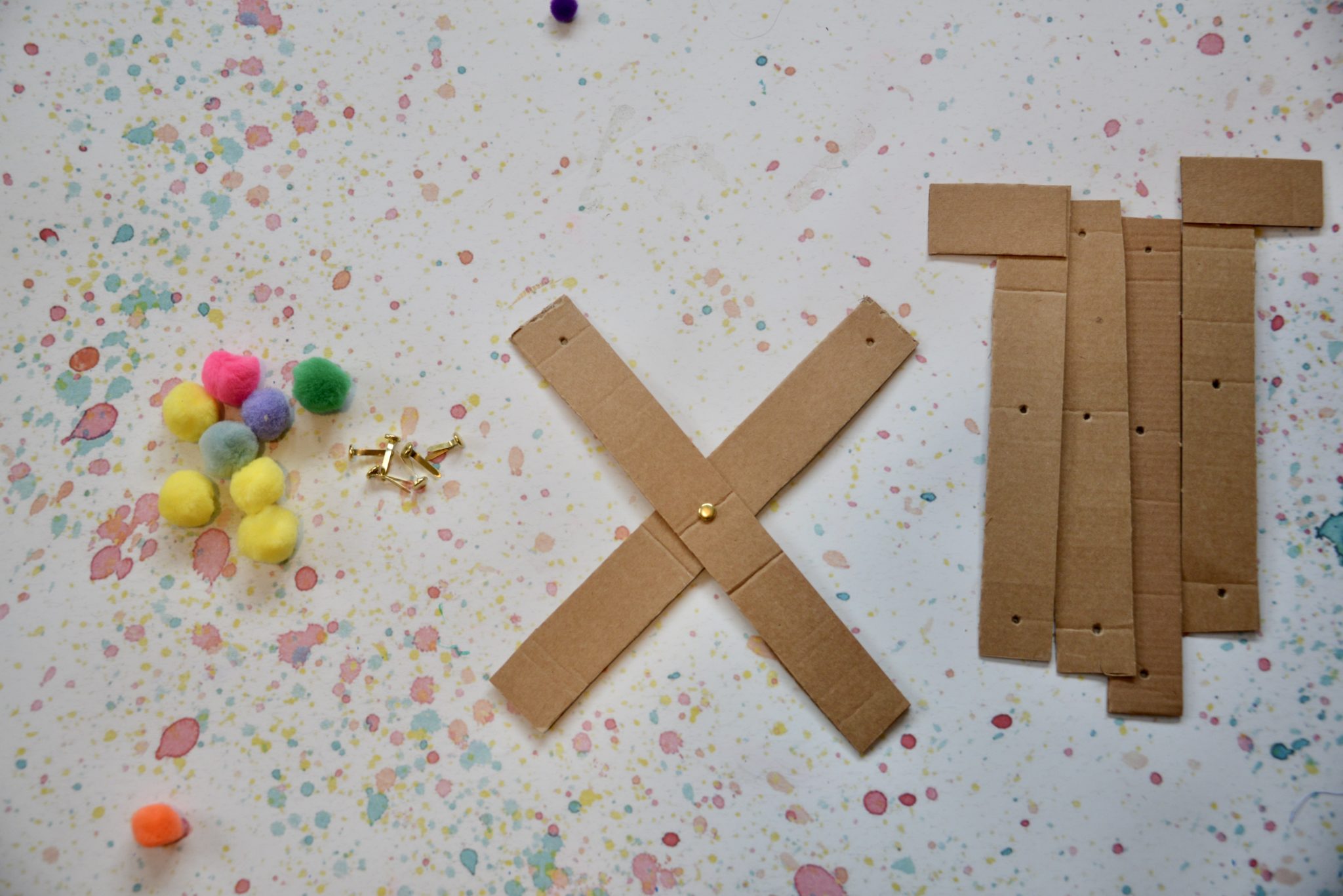 DIY Articulated Grabber - Science Experiments for Kids