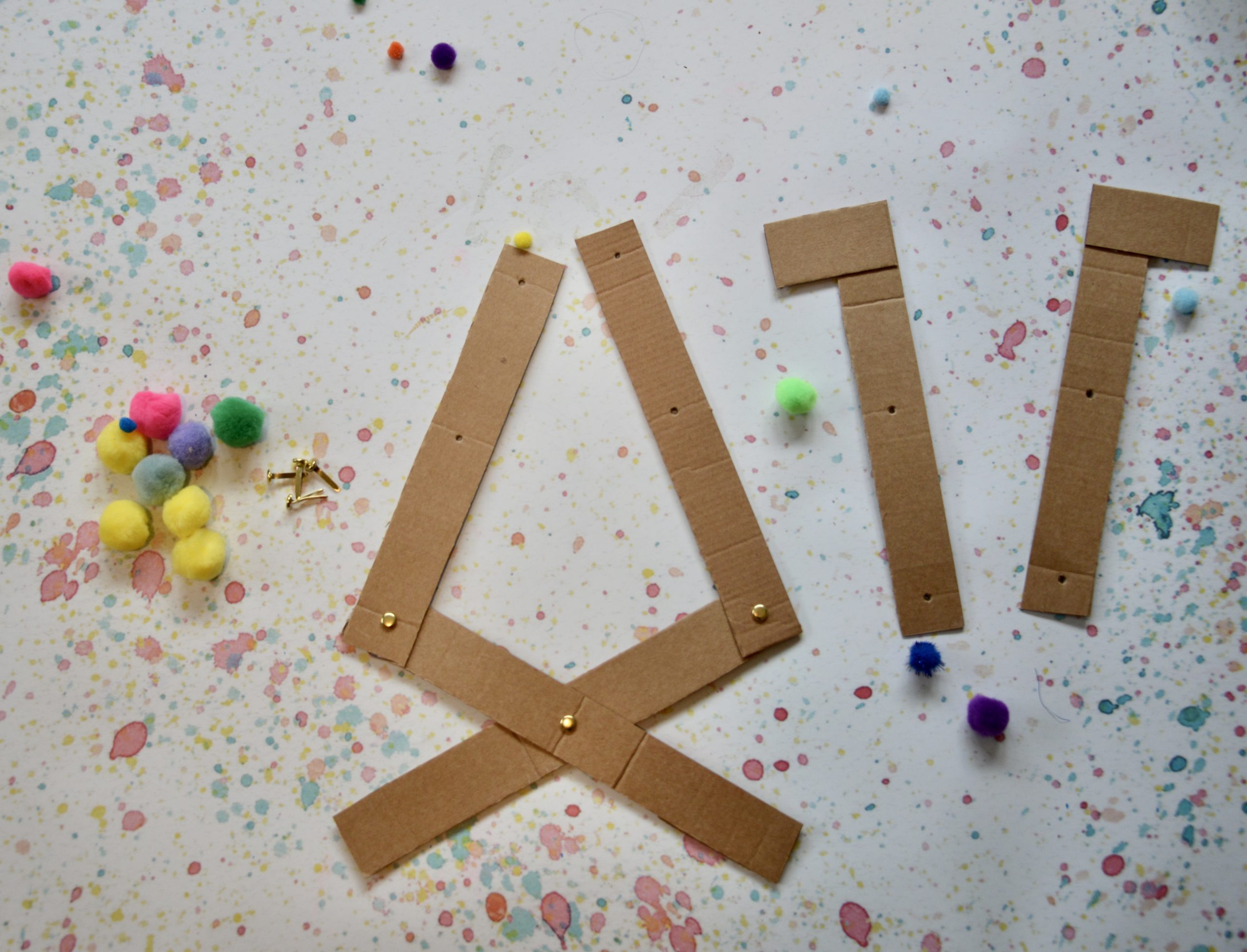 DIY Articulated Grabber - Science Experiments for Kids